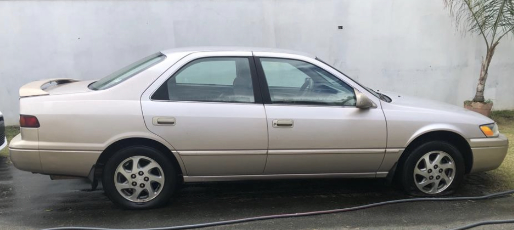 Vendo Toyota Camry 97 en Toa Alta, Toa Alta, Puerto Rico - Clasitronicos